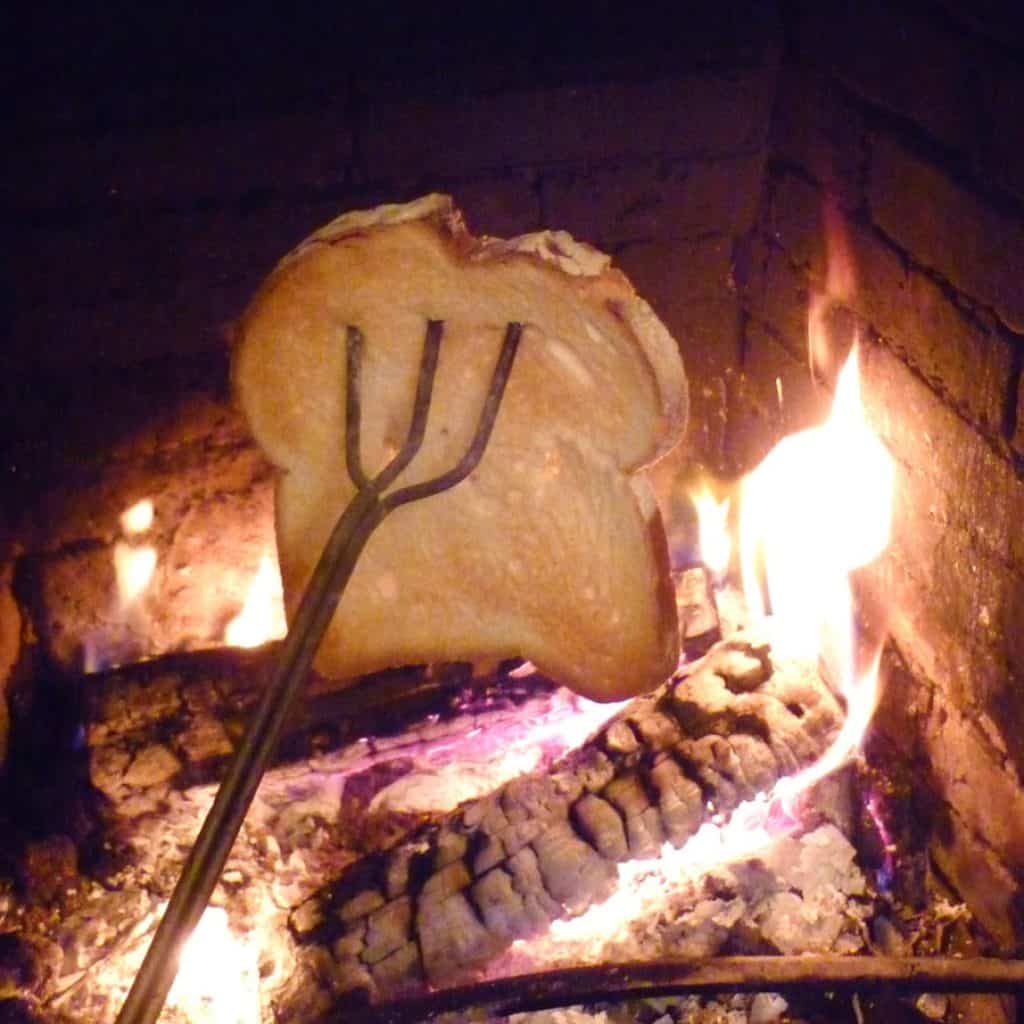 Camping Toast: How To Make Toast While Camping?