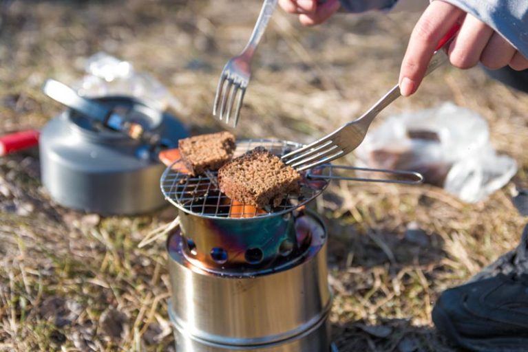 9 Best Non-Gas Camping Stoves 2023 | Multi-Fuel Camp Stoves