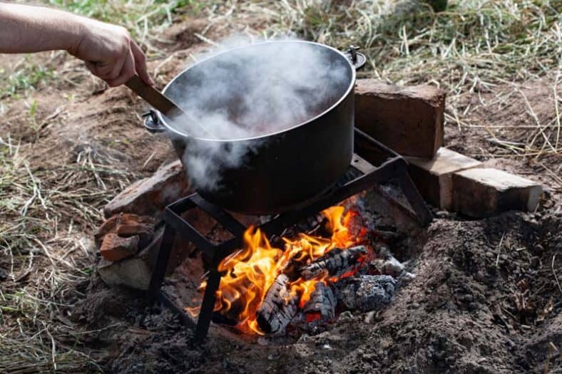 8 Best Bushcraft Grills 2023 | Campfire Cooking Grills For Bushcraft